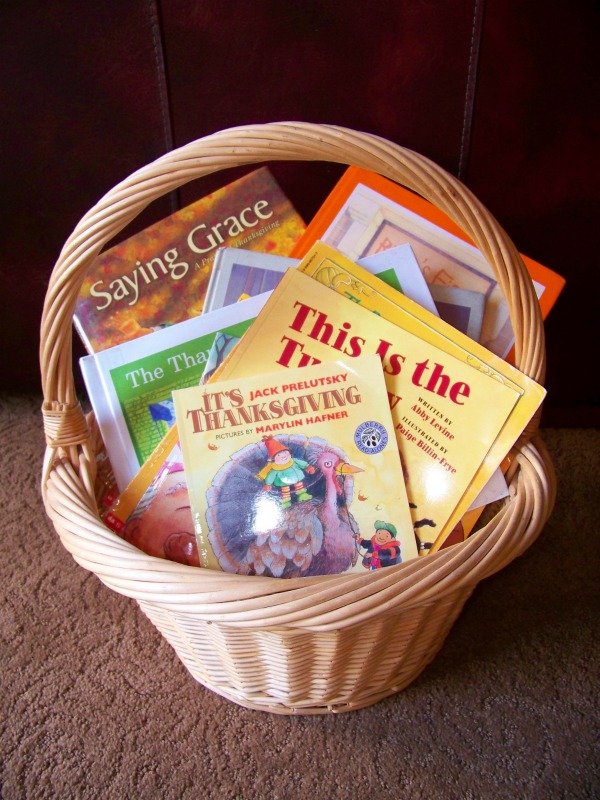 25 Thanksgiving Books for Kids with Free printable Reading Activity