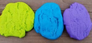 Outdoor Texture Scavenger Hunt for Kids | FREE printable!