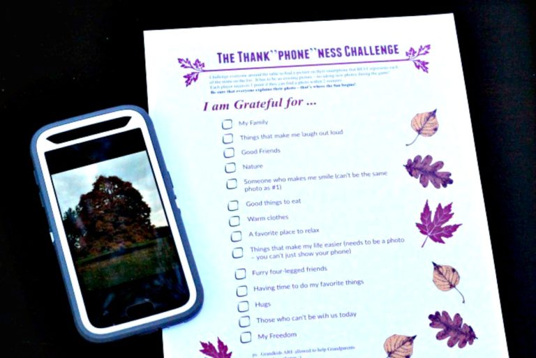 Thanksgiving Photo Scavenger Hunt | FREE printable